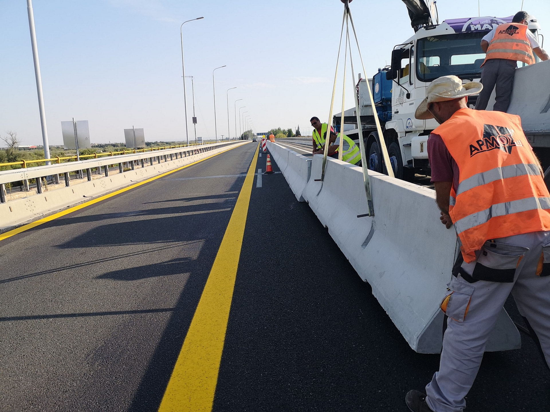 ALIAKMONAS BRIDGE | construction site safety barriers - Αρμός Προκατασκευές